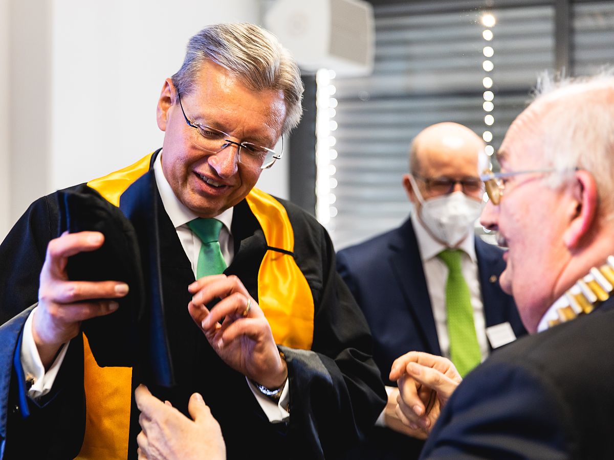 Akademische Feier zur Berufung von Prof. Dr. Roland Fleck zum Honorar ...